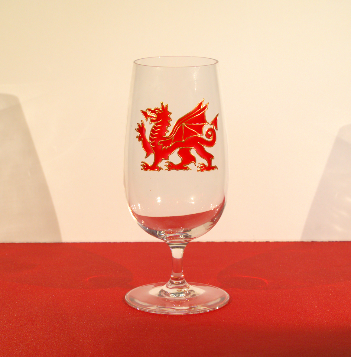 Welsh Dragon Beer/Pilsner Glass (UK Postage) - Crafty Dog Cymru